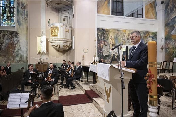 Kövér László: Mindannyian otthon vagyunk, és együtt vagyunk otthon ... Kövér László: Mindannyian otthon vagyunk, és együtt vagyunk otthon ...