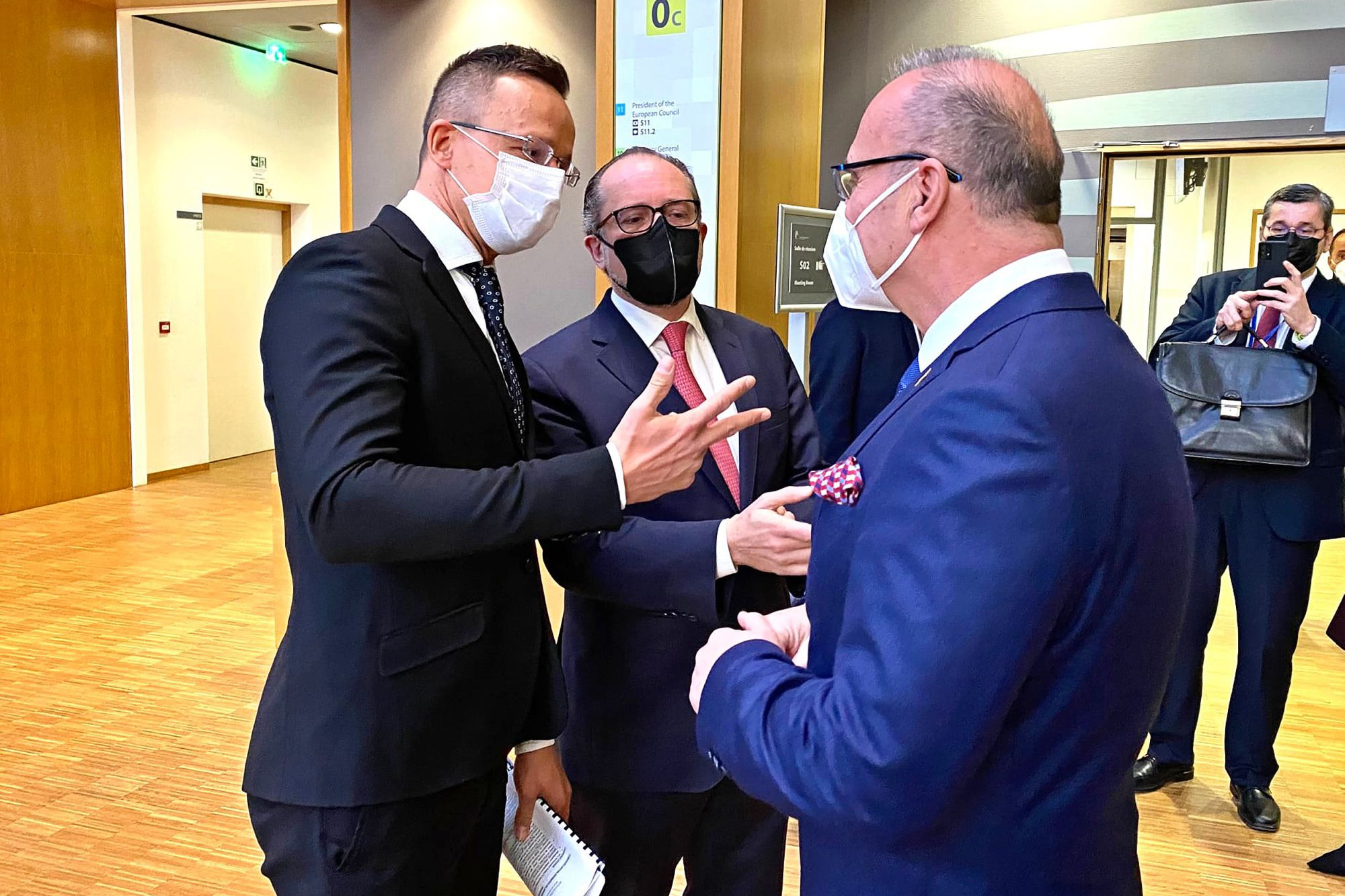 „Véget kell vetni a hisztériakeltésnek” „Véget kell vetni a hisztériakeltésnek”